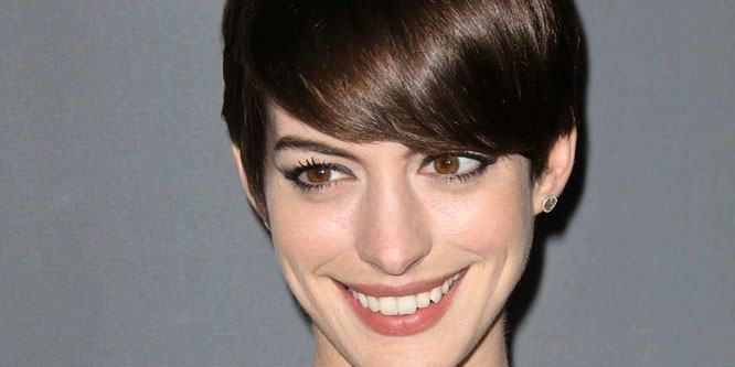 Anne Hathaway - Age, Bio, Family | Famous Birthdays