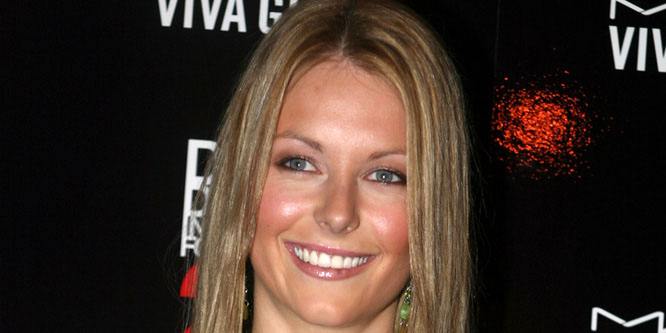 Jennifer Hawkins - Age, Bio, Family | Famous Birthdays