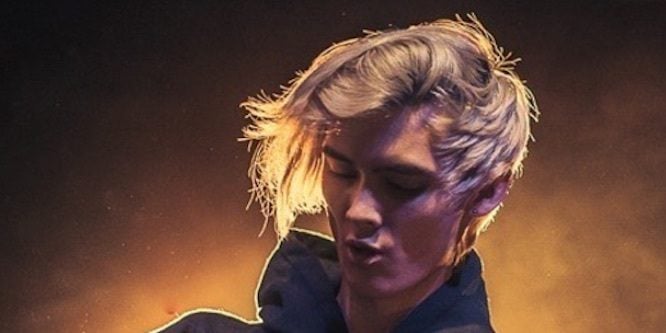 Tim Henson - Age, Family, Bio | Famous Birthdays