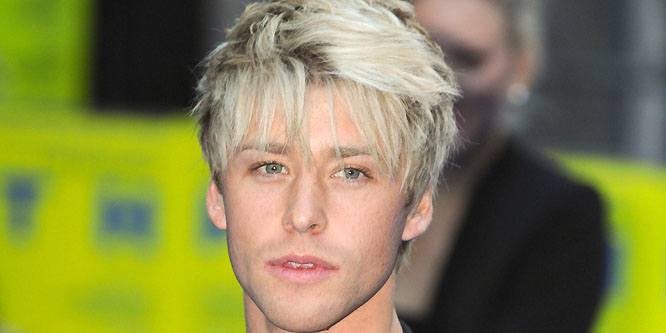 Mitch Hewer - Age, Family, Bio | Famous Birthdays