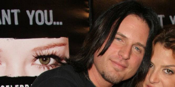 Jason Hook - Age, Family, Bio | Famous Birthdays