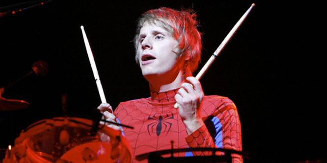 Dominic Howard - Age, Bio, Family | Famous Birthdays