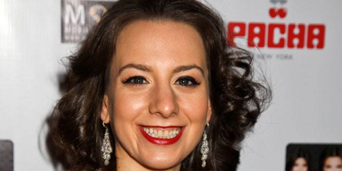Sarah Hughes - Age, Family, Bio | Famous Birthdays