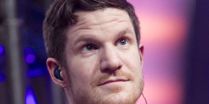 Andy Hurley - Age, Bio, Family | Famous Birthdays