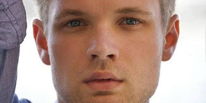 Cameron Jebo Cameron Jebo Resimleri The Nine Lives Of Chloe King