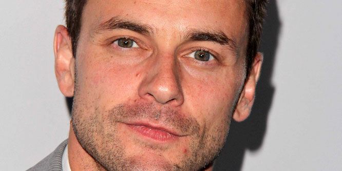 Chris J. Johnson - Age, Family, Bio | Famous Birthdays