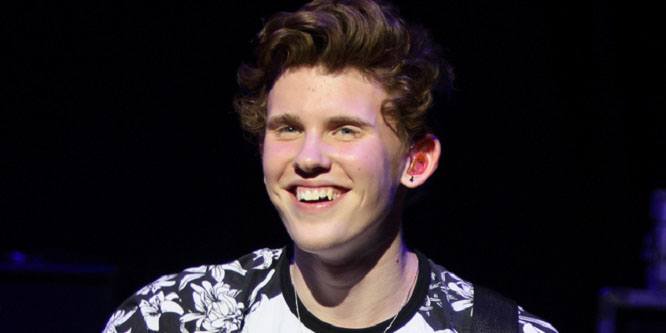 Levi Jones - Age, Bio, Family | Famous Birthdays