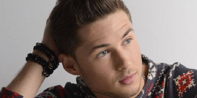 Taylor Jones (Pop Singer) - Age, Family, Bio | Famous Birthdays