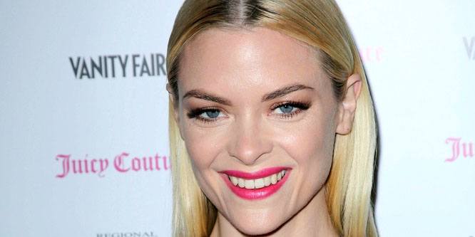 Jamie Thomas King - Age, Bio, Family | Famous Birthdays