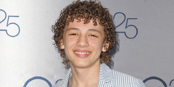 Maxim Knight - Age, Bio, Family | Famous Birthdays