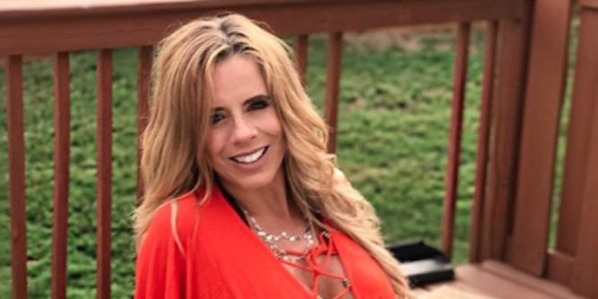 Sheri LaBrant - Age, Family, Bio | Famous Birthdays