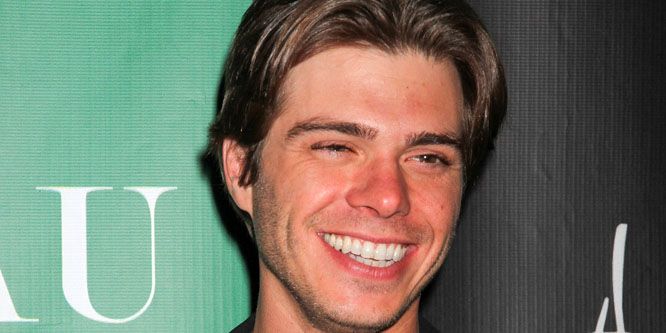 Matthew Lawrence - Age, Bio, Family | Famous Birthdays