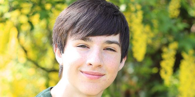 Collin MacKechnie - Age, Family, Bio | Famous Birthdays