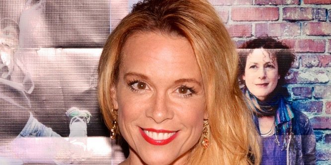 Chase Masterson - Age, Bio, Family | Famous Birthdays