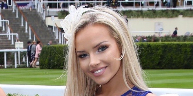 Becca Medlin - Age, Bio, Family | Famous Birthdays