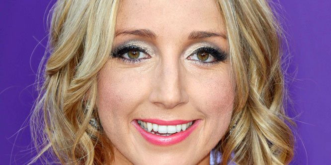Ashley Monroe - Age, Bio, Family | Famous Birthdays