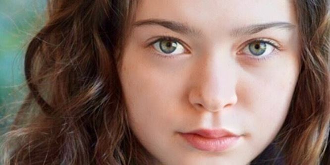 Eve Moon - Age, Bio, Family | Famous Birthdays