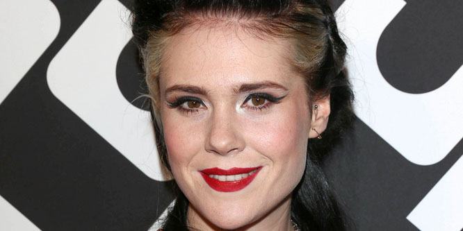 Kate Nash - Age, Bio, Family | Famous Birthdays