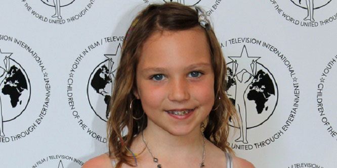 Isabelle Nelisse - Age, Bio, Family | Famous Birthdays