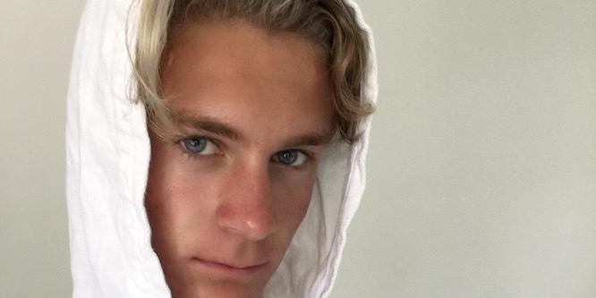 Sean Nelles - Age, Bio, Family | Famous Birthdays