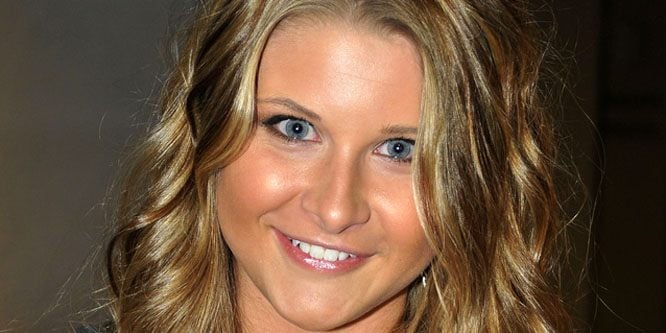 Savannah Outen - Age, Bio, Family | Famous Birthdays