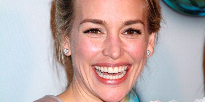 Piper Perabo - Age, Bio, Family | Famous Birthdays