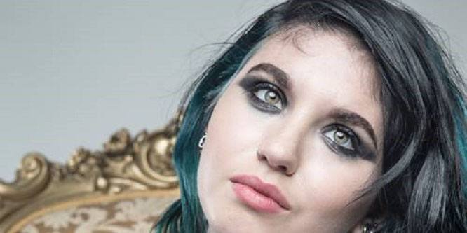 Julia Pierce - Age, Bio, Family | Famous Birthdays