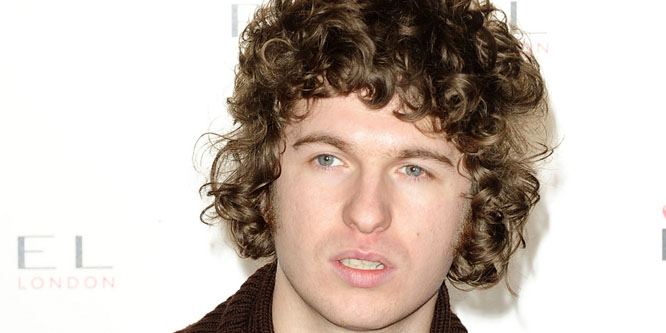 Luke Pritchard - Age, Bio, Family | Famous Birthdays