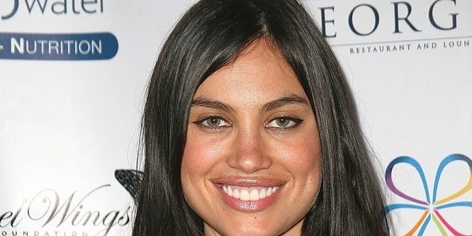 Alina Puscau - Age, Bio, Family | Famous Birthdays