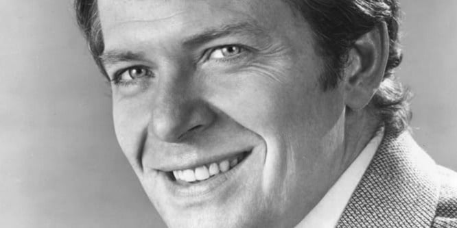 Robert Reed - Bio, Family | Famous Birthdays