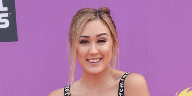 LaurDIY - Age, Family, Bio | Famous Birthdays