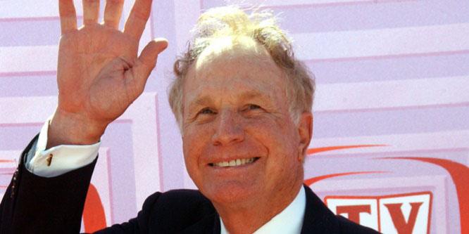 Wayne Rogers - Bio, Family | Famous Birthdays