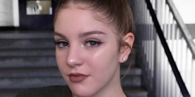 Victoria Samson - Age, Bio, Family | Famous Birthdays