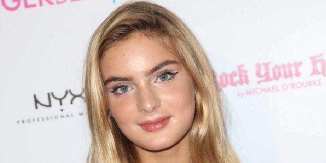 Brighton Sharbino - Age, Bio, Family | Famous Birthdays