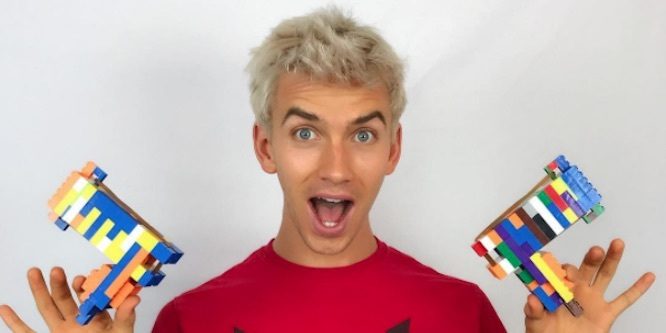 Stephen Sharer Age, Bio, Family | Famous Birthdays