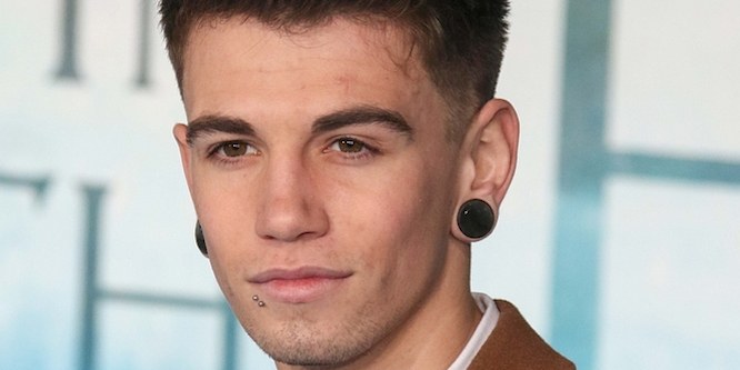 Jake Sims - Age, Family, Bio | Famous Birthdays