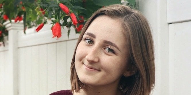 Kayla Sims - Age, Family, Bio | Famous Birthdays