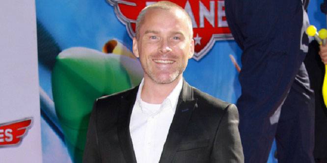 Roger Craig Smith - Age, Bio, Family | Famous Birthdays