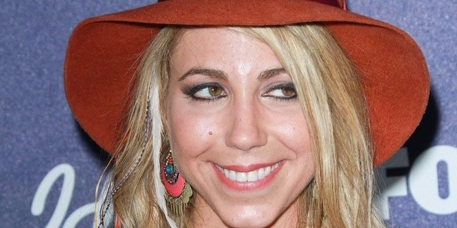 Elise Testone - Age, Family, Bio | Famous Birthdays