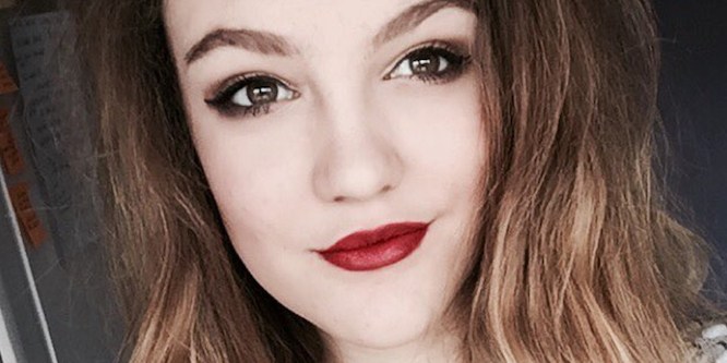 Molly Thompson (YouTube Star) - Age, Bio, Family | Famous Birthdays