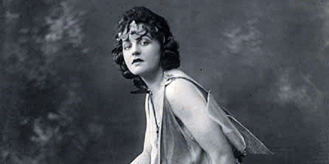 PL Travers - Trivia, Family, Bio | Famous Birthdays