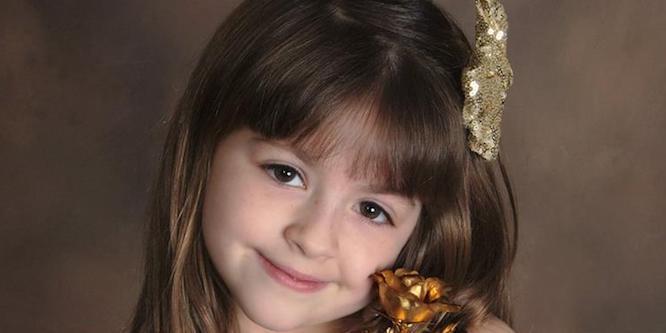 Allie Twinpossible - Age, Bio, Family | Famous Birthdays