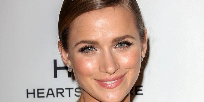 Shantel VanSanten - Age, Family, Bio | Famous Birthdays