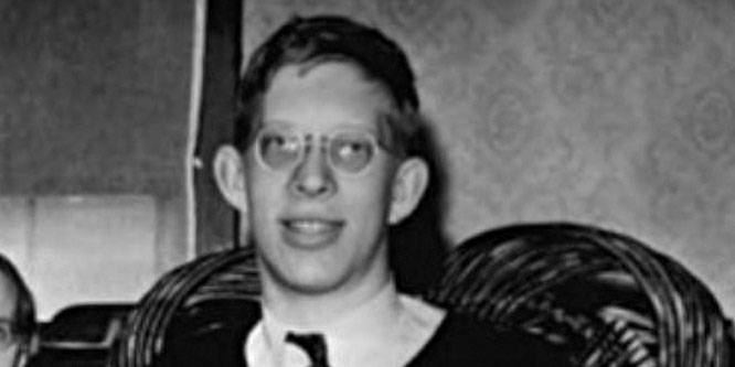 Robert Wadlow - Bio, Family | Famous Birthdays