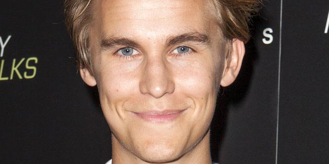 Rhys Wakefield Home And Away