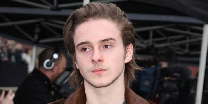 Alex Watson - Age, Family, Bio | Famous Birthdays