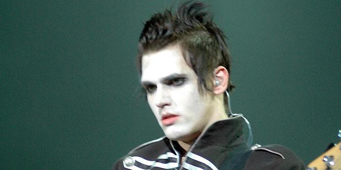 Mikey Way - Edad, Familia, Biografía | Famous Birthdays