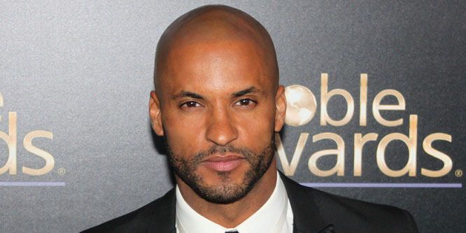 Ricky Whittle - Âge, famille, biographie | Famous Birthdays