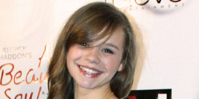 Niamh Wilson - Edad, Familia, Biografía | Famous Birthdays