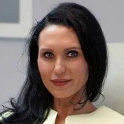 Lorelei Finds - Age, Bio, Family | Famous Birthdays